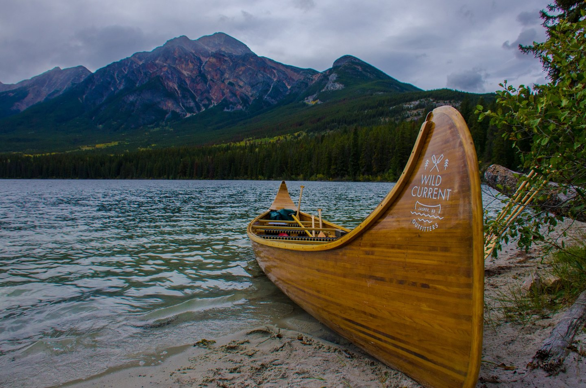 This tour is the perfect Canadian canoe experience | Tourism Jasper