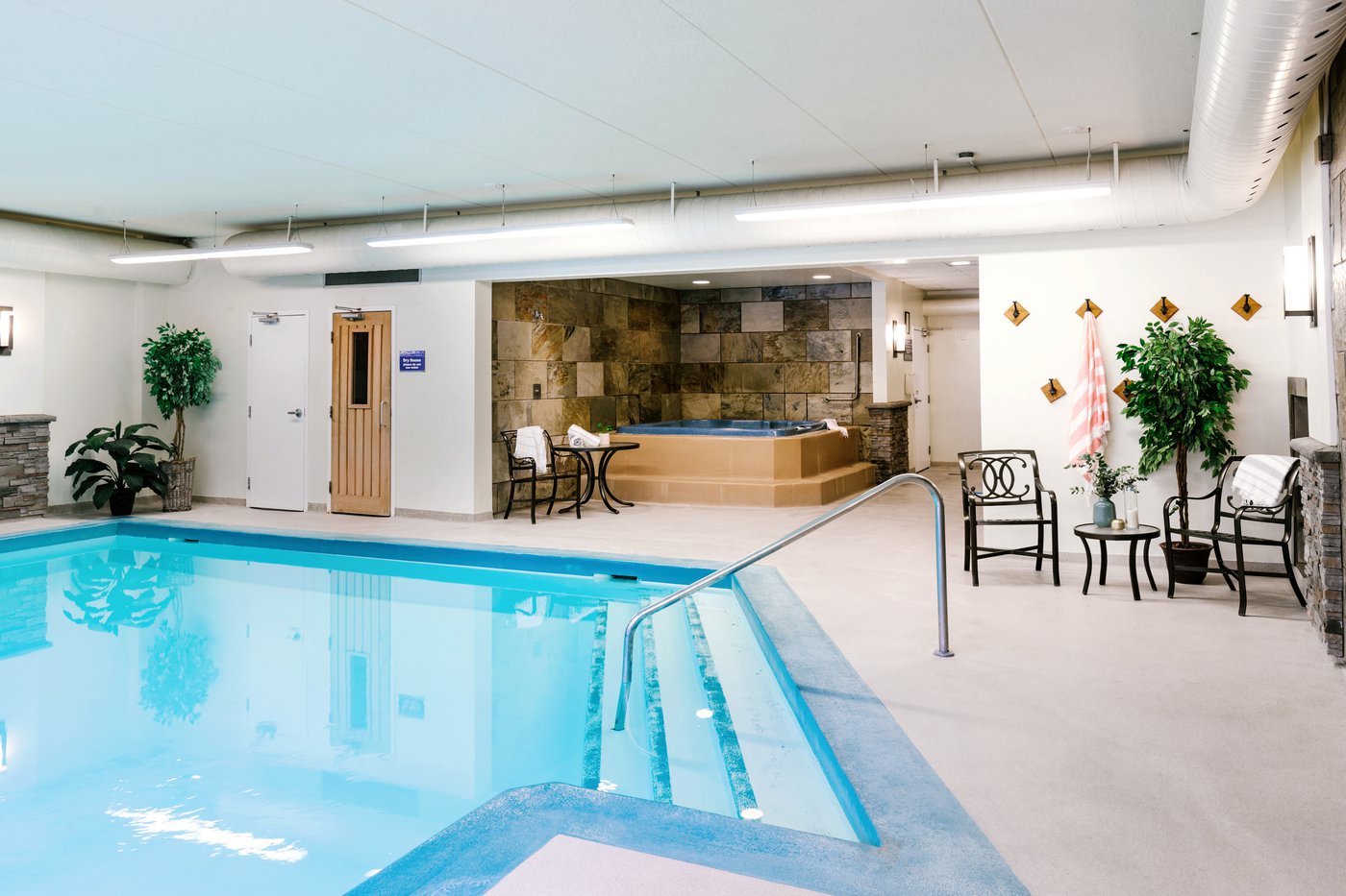 Lobstick Lodge | Tourism Jasper