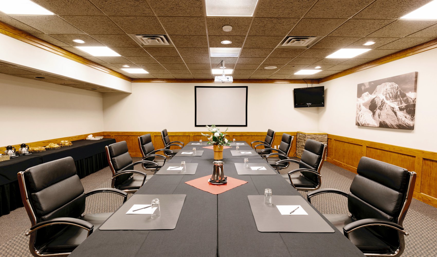 Hotel/Meeting Room | Tourism Jasper