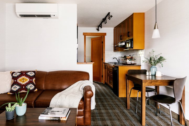 Pyramid Lake Lodge | Tourism Jasper